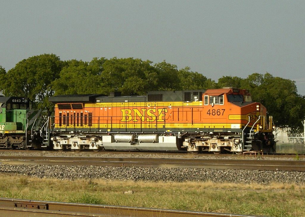 BNSF 4867